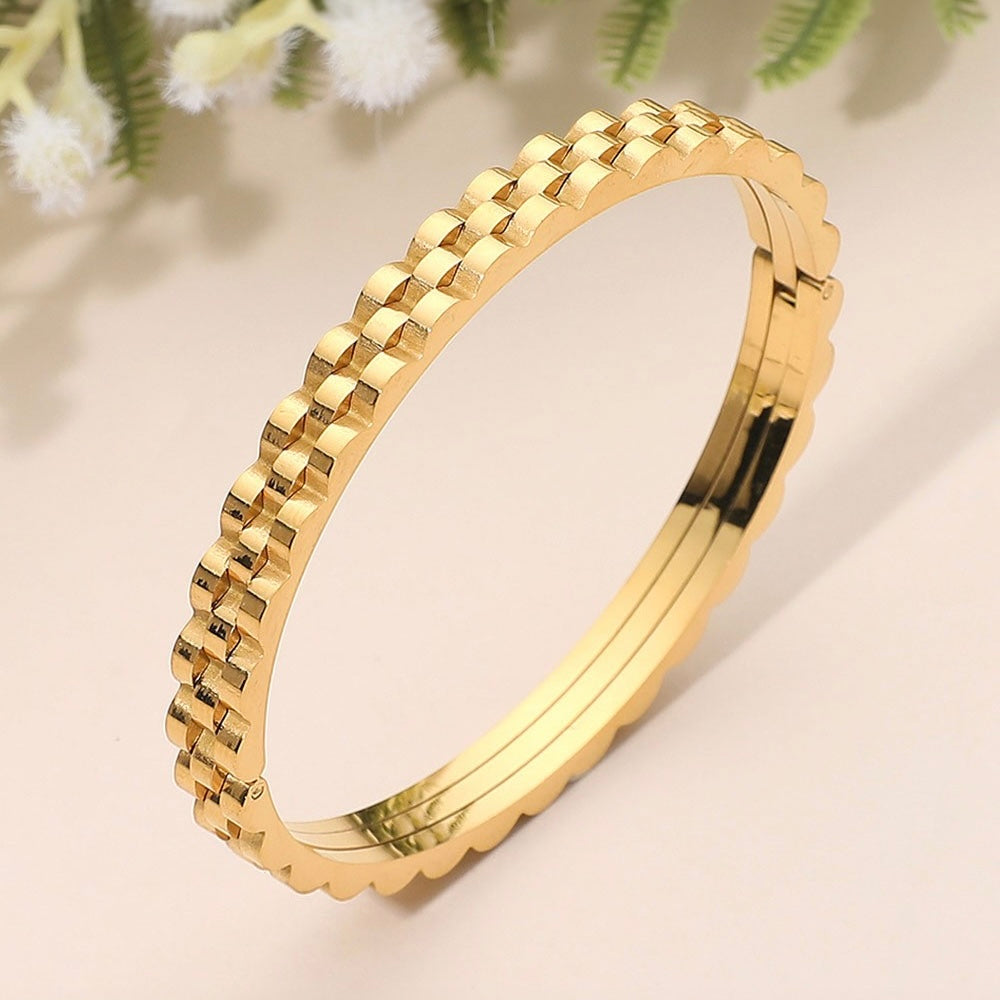 GOLD STAINLESS STEEL TEXTURED BANGLE BRACELET – The Wild Clover Boutique